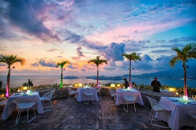 Super DeLuxe Bella Vista Dinner &1 Drink +2 Drinks at CliffDivers - Key Points
