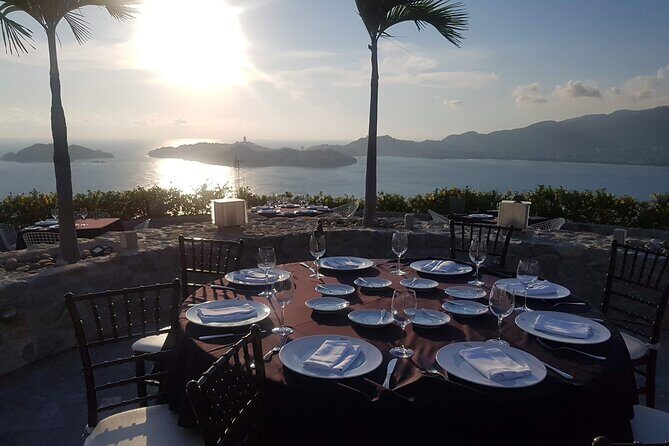 Super DeLuxe Bella Vista Dinner &1 Drink +2 Drinks at CliffDivers - In Closing