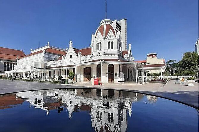 Surabaya City Tour Old Town Jeep Ride and Iconic Sites - Key Points