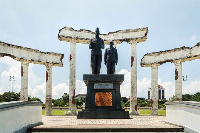 Surabaya City Tour Old Town Jeep Ride and Iconic Sites - Who Would Enjoy This Tour?