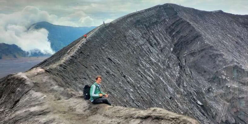 Surabaya: Mount Bromo Sunrise 1-Day Sharing Group Tour - Witnessing the Sunrise: The Key Experience