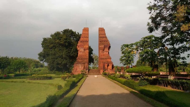 SURABAYA SHORE TOURS : TROWULAN AND SURABAYA SIGHT SEEING - Deep Dive into the Itinerary