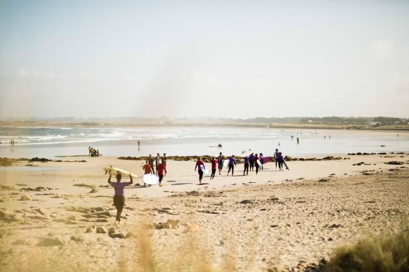 Surf lessons on the mythical site of La Torche - Booking and Practical Considerations