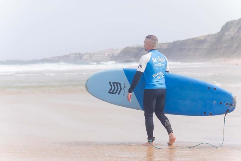 Surfboard rental + wetsuit + 1 surf lesson - The Practicalities