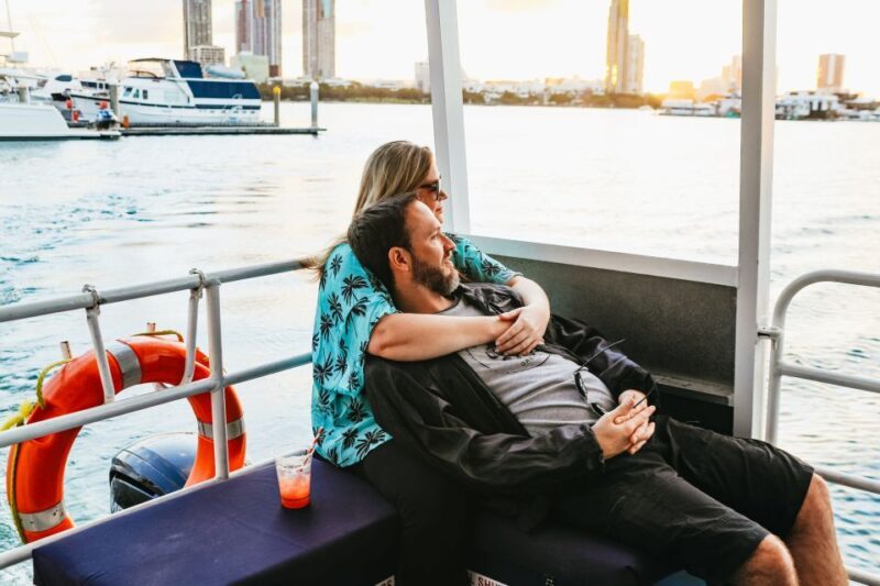 Surfers Paradise: Sightseeing Sunset River Cruise - Key Points