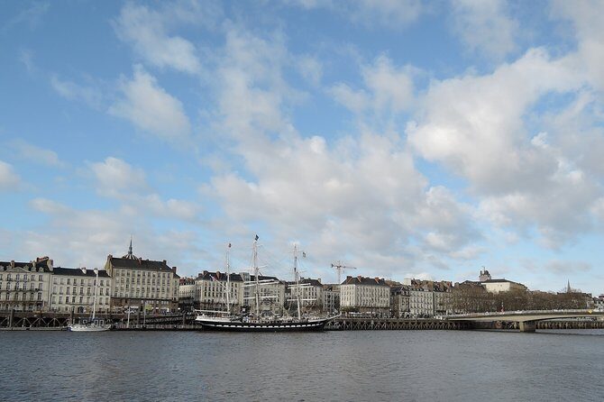 Surprise Walk of Nantes with a Local - A Closer Look at the Surprise Walk of Nantes