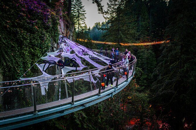 Suspended at Capilano Bridge: A 7-Stop Halloween Private Tour - Exploring Vancouver with a Halloween Twist
