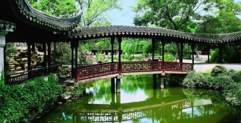 Suzhou: Gardens and Tongli or Zhouzhuang Water Town - Key Points