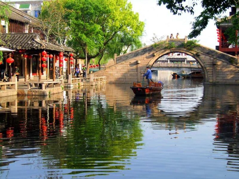 Suzhou: Lingering Garden & Zhouzhuang Water Town Day Tour - A Deep Dive into the Tour Experience