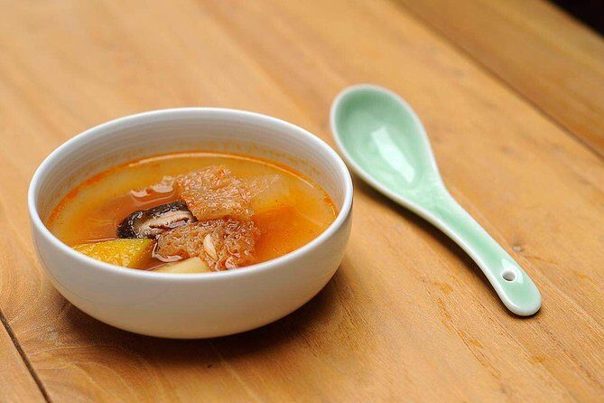 Suzhou Private Tour with Tongli Town Boat Tour, Paper-cutting & Vegetarian Lunch - Exploring Pearl Tower and Qing Dynasty Architecture