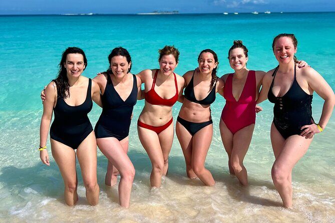 Swimming Pigs and Snorkeling Adventure on Athol Island - Key Points
