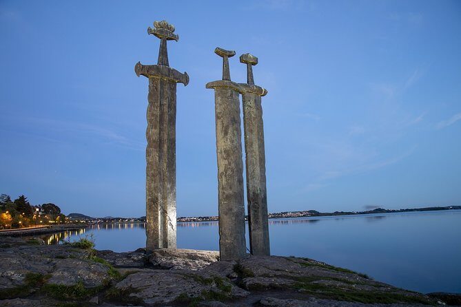 Swords in Rock monument and Stavanger highlights private tour - The Sum Up