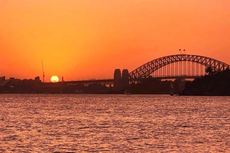 Sydney: Golden Glow Sunset Harbour Cruise with 1 Drink - What Makes This Cruise Stand Out