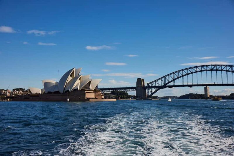 Sydney: Harbour Cruise with Buffet Lunch - Key Points