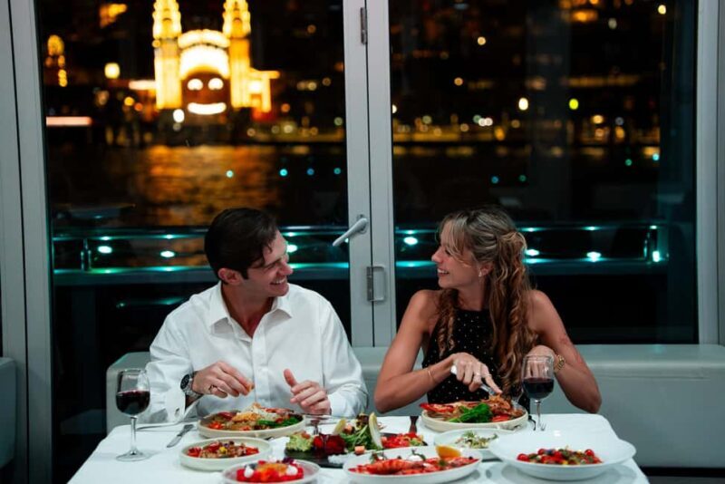 Sydney Harbour: Glass Boat Signature Dinner Cruise - Who Will Love This Experience?