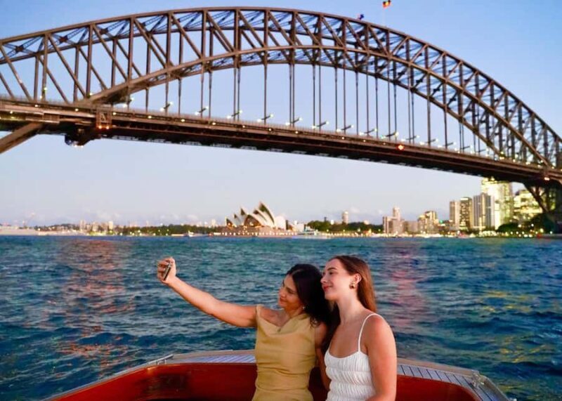Sydney Harbour Iconic Sunset Selfies Tour - An In-Depth Look at the Sydney Harbour Sunset Selfies Tour