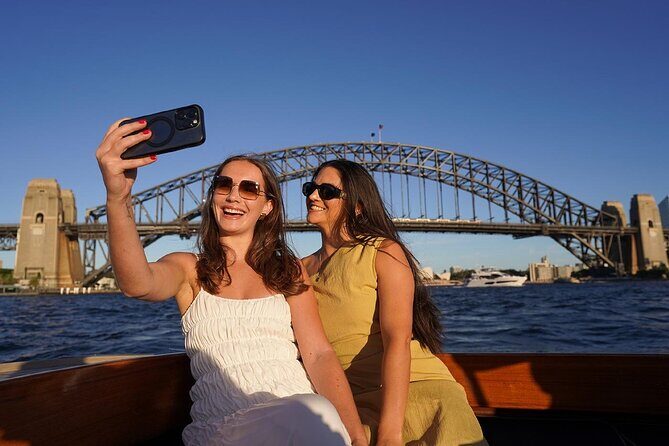 Sydney Harbour Iconic Sunset Selfies Tour - Key Points