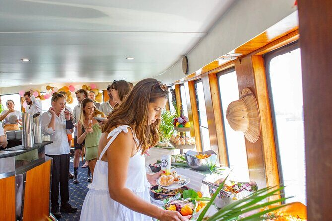 Sydney Harbour Sightseeing with Lunch and Live Commentary - An Honest Look at the Sydney Harbour Sightseeing Cruise