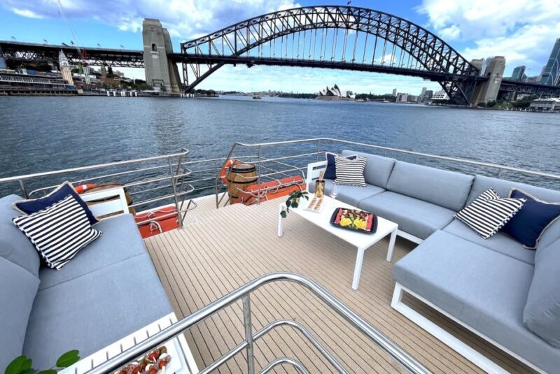 Sydney: Intimate Vivid Harbour Cruise with Canapes - FAQ