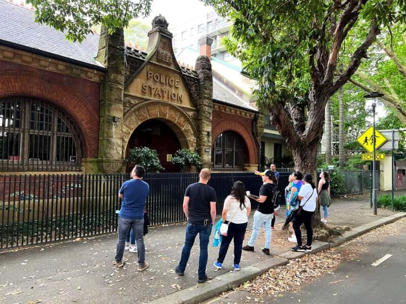 Sydney: Slum & Crime Scene History Tour with Colonial Pub - Why This Tour Works for You