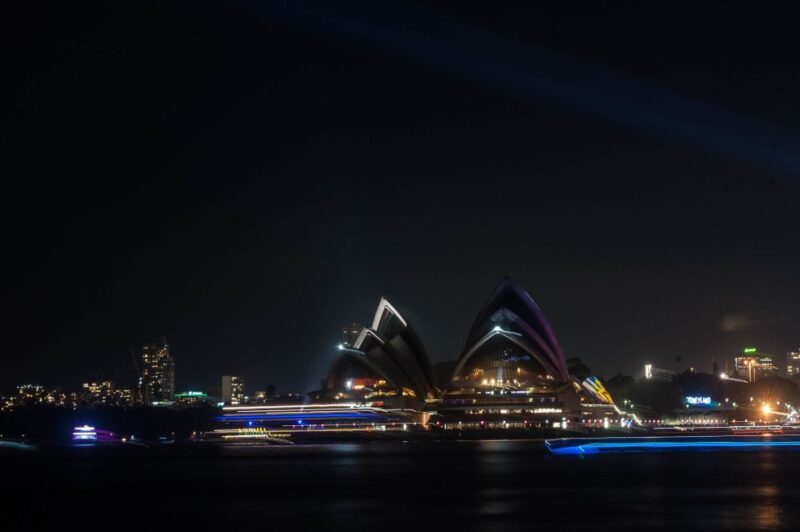 Sydney: Vivid Festival of Light Harbor Cruise with Dinner - Key Points: