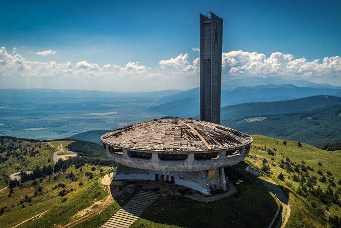 Symbol of the Communism Buzludzha monument and the Rose valley - Key Points