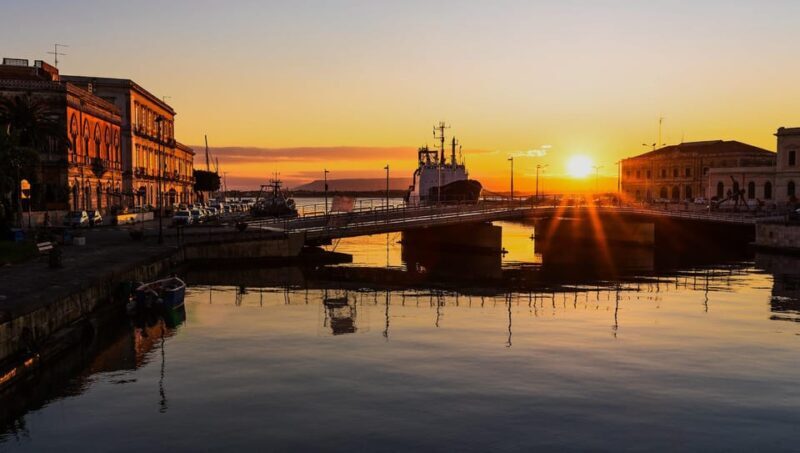 Syracuse at Sunset: Guided Tour of Ortigia at Sunset - Key Points