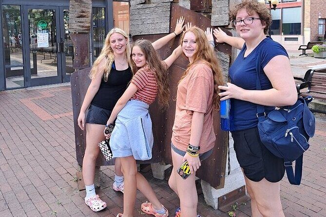 Syracuse Scavenger Hunt Walking Activity - Who This Tour Suits Best