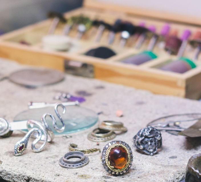 Syracuse: Tour Artisan Shops in the Old Town of Ortigia - Key Points