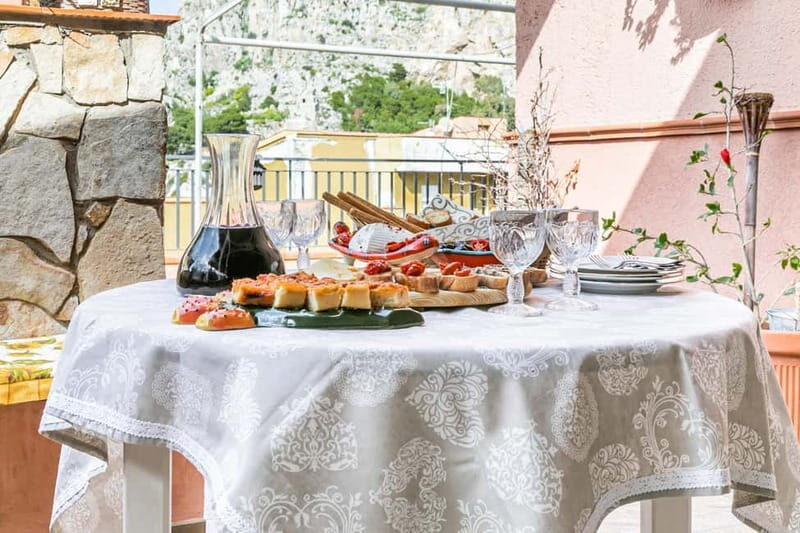 Syracuse Walking Tour & Traditional Cooking Class with Wine - The Sum Up
