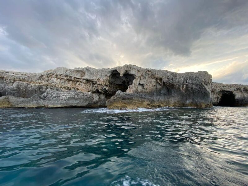 Syracuse:Boat tour Ortigia,Pillirina and seacaves - Key Points
