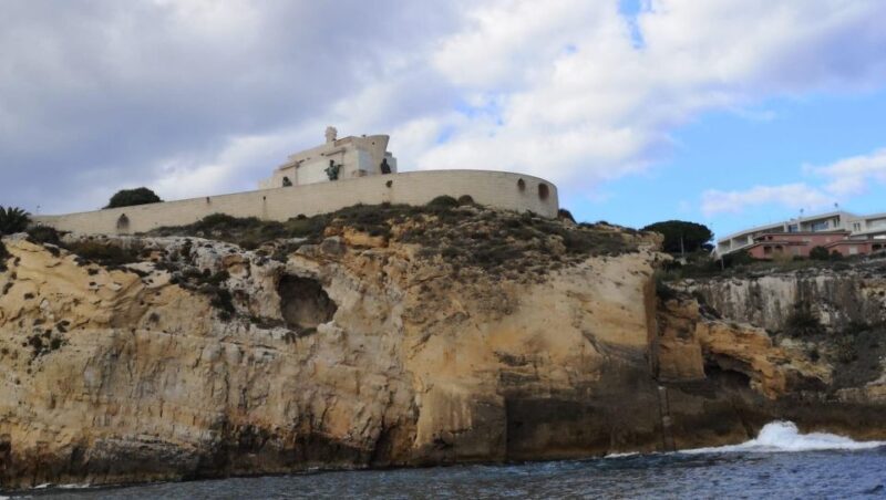 Syracuse:Boat tour Ortigia,Pillirina and seacaves - Frequently Asked Questions