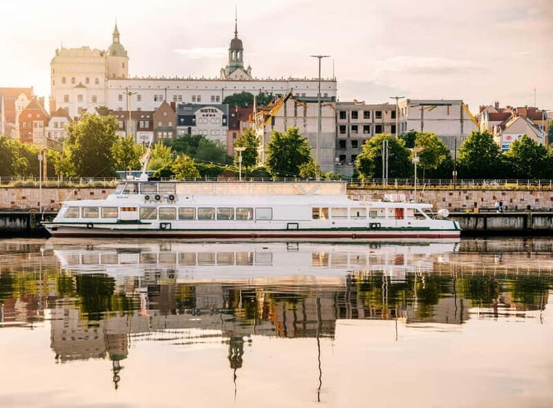Szczecin: cruise around the port - Key Points