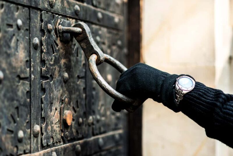 Szczecin: Spy-Themed Walk & Game with Host - Key Points