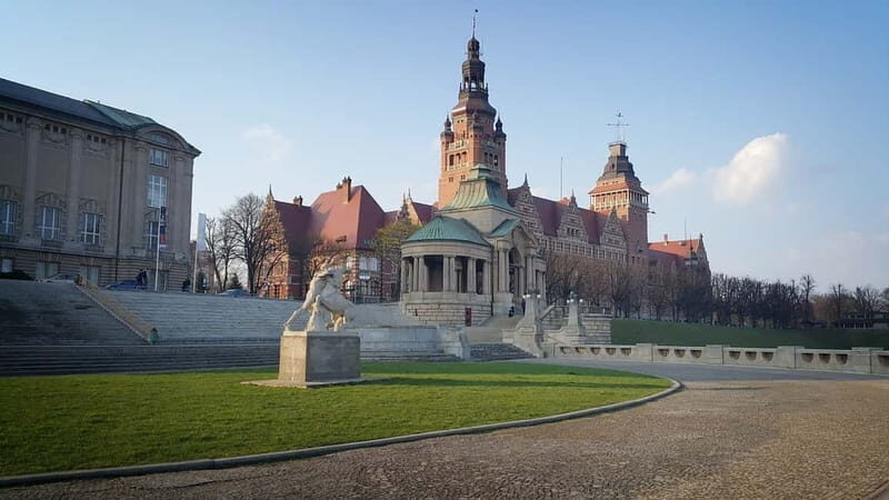 Szczecin Underground Routes and Old Town Private WalkingTour - The Experience: Combining History and Scenery