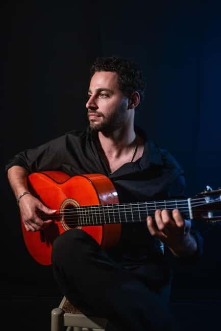 Tablao Flamenco La Exclusiva in Seville and Tinto de Verano - The Venue & Atmosphere