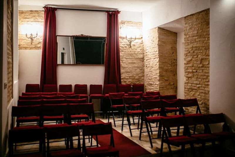 Tablao Flamenco La Exclusiva in Seville and Tinto de Verano - FAQ