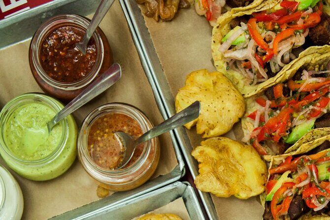 Taco Tour Gourmet in La Condesa - Transportation & Group Size