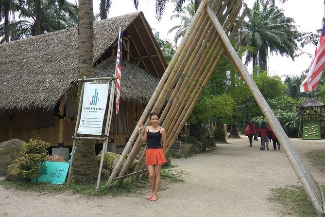 Tadom Hill Splashing Adventure including Diving Platform & Tarzan Swing - The Setting: Nature and Adventure