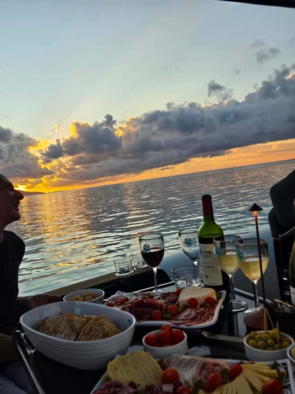 Tahiti Lagoon: An unforgettable sunset cruise facing Moorea - Frequently Asked Questions