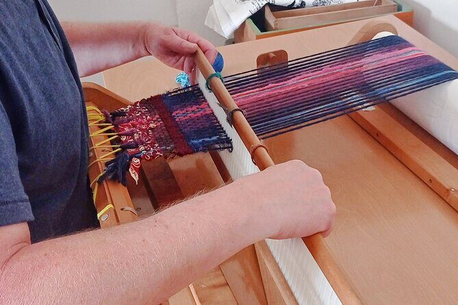 Tailored Weaving Class Lisbon and Setúbal - The Weaving Workshop: Fostering Creativity and Skill