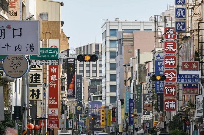 Tainan Ancient Capital Discovery: Forts, Trees in One Day - Who Will Love This Tour?