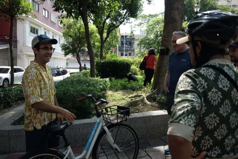 Taipei: 4-Hour Morning City Cycling Tour with Breakfast - Authentic Taiwanese Food and Cultural Insights