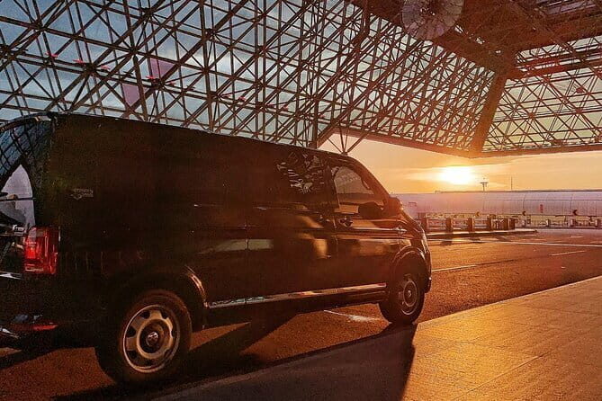 Taipei City to Taoyuan Airport Private Transfer - The Driving and Journey