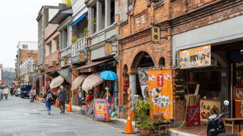 Taipei: Daxi Old Street and Tea Factory, Xiaowulai Day Tour - An In-Depth Look at the Tour Experience