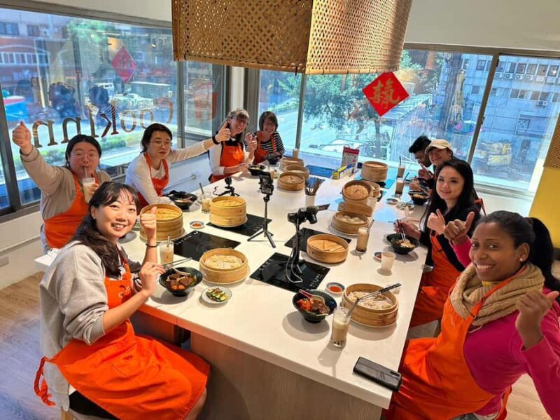 Taipei: Dumplings (XiaoLongBao) & Beef Noodles Cooking Class - Key Points