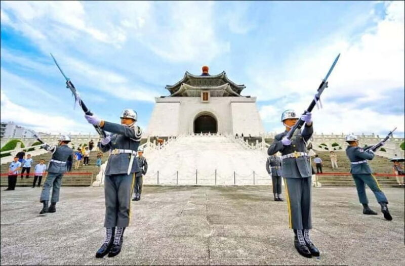 Taipei: Historical Republic of China Relics Guided Tour - Key Points