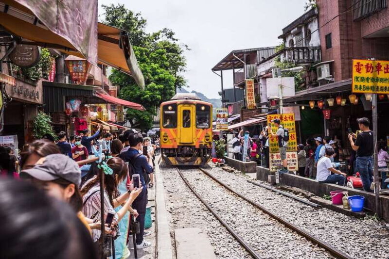 Taipei: Jiufen Night View and Shifen Day Tour - Key Points