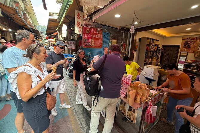 Taipei Neidong Forest Luxury Hot Spring and Bitan Boat Ride - Who Will Love This Tour?