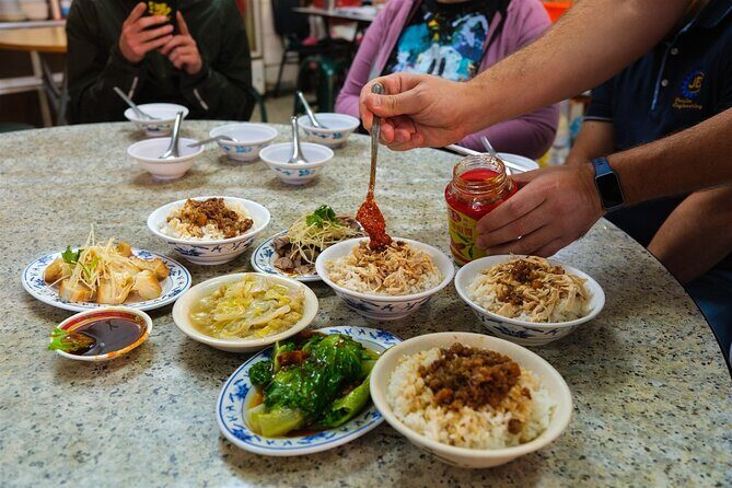 Taipei: Street Food Tour in Historic District, with 12+ Tasters - Group Size and Logistics